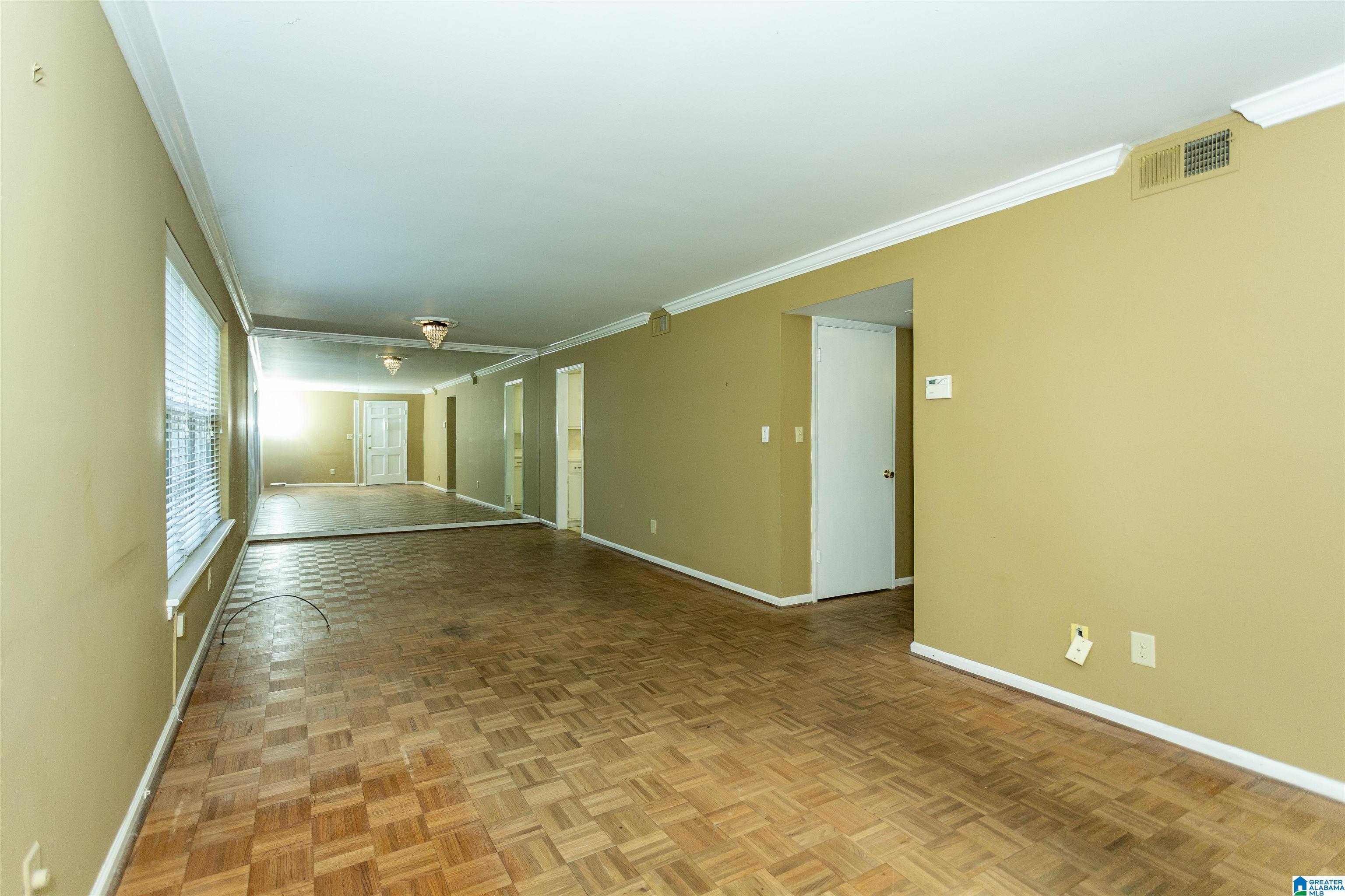 2097 MONTREAT CIRCLE Vestavia Hills AL : Tutt Real Estate