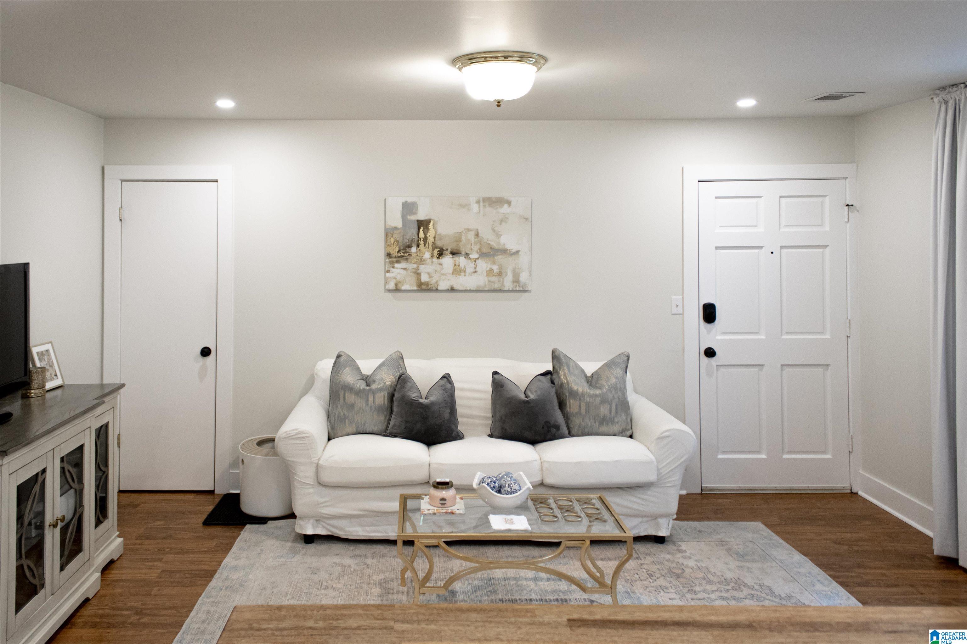 2048 MONTREAT CIRCLE Vestavia Hills AL : Tutt Real Estate