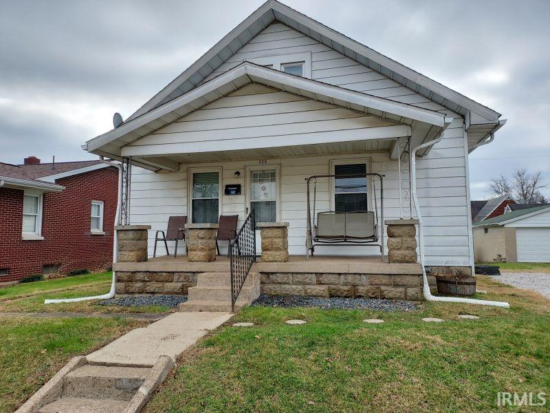 Jasper Real Estate: 329 W 10th Street IN 47546 $179,900 202400527
