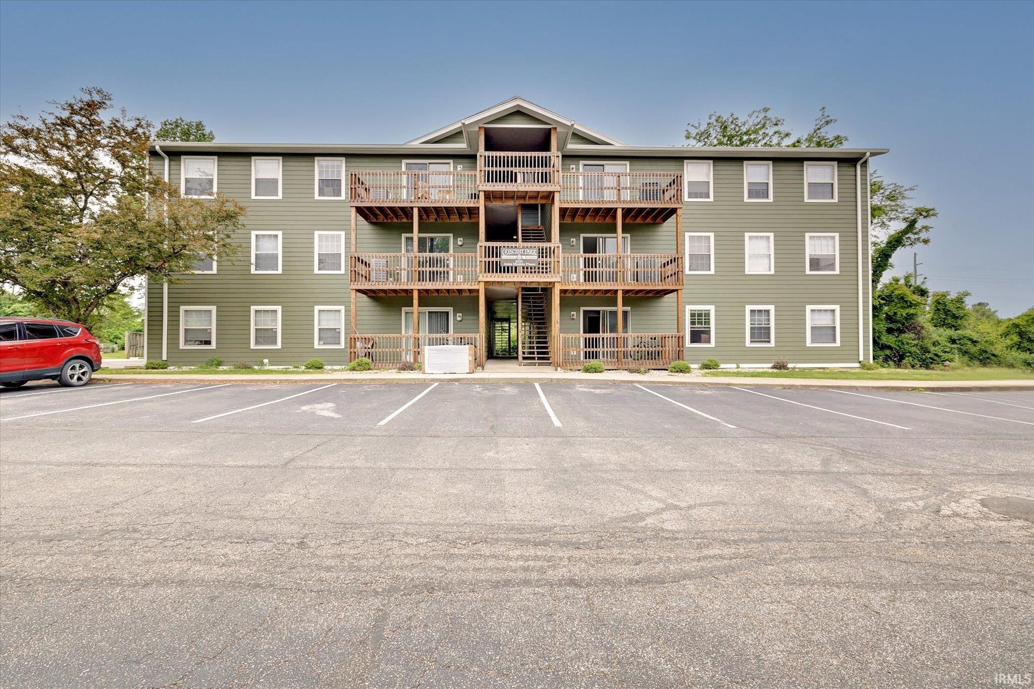 3220 E JOHN HINKLE PLACE #F, BLOOMINGTON, IN 47408 – The Indiana Team