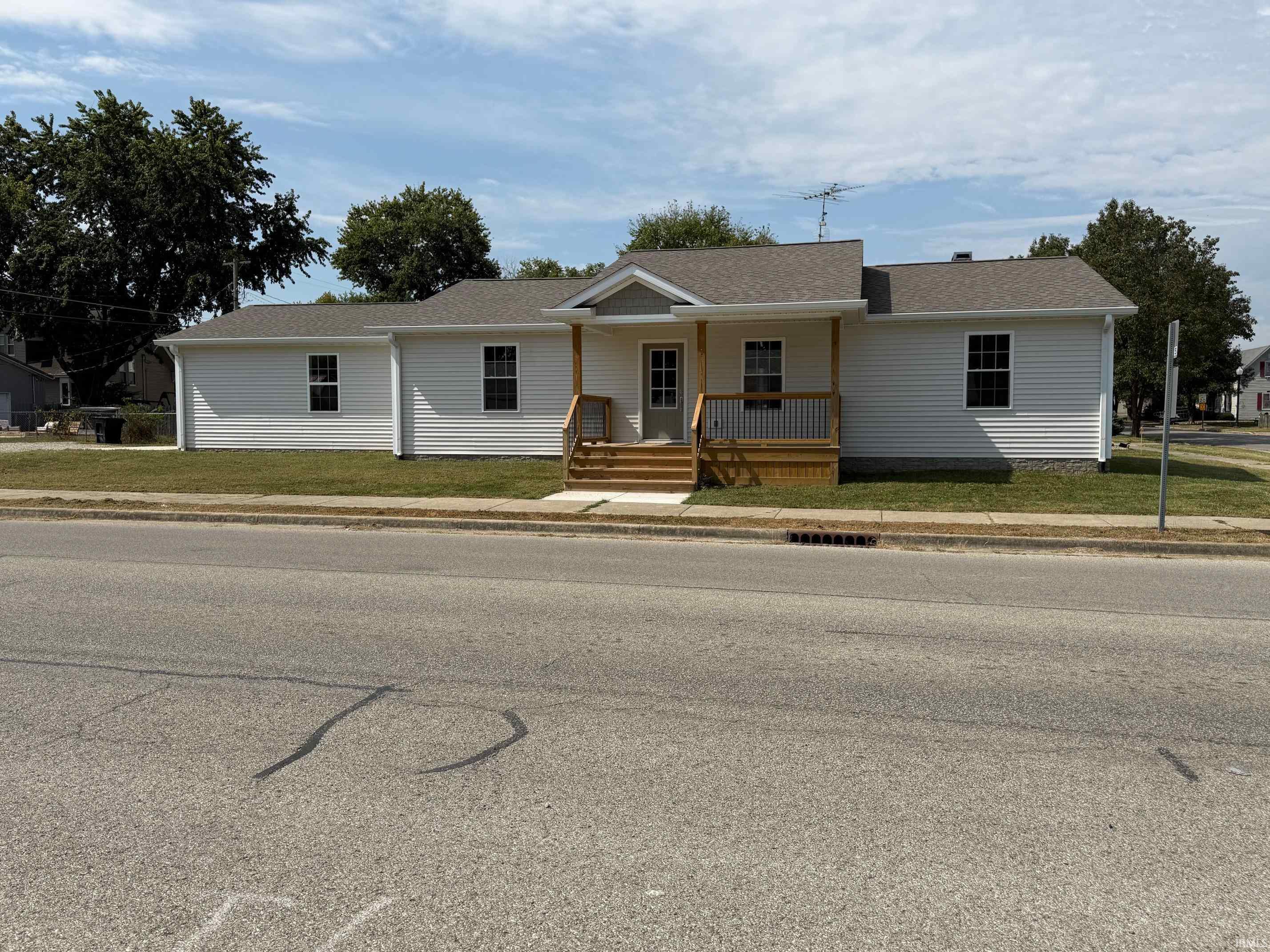 Residential for sale in Linton, Indiana, 202538265