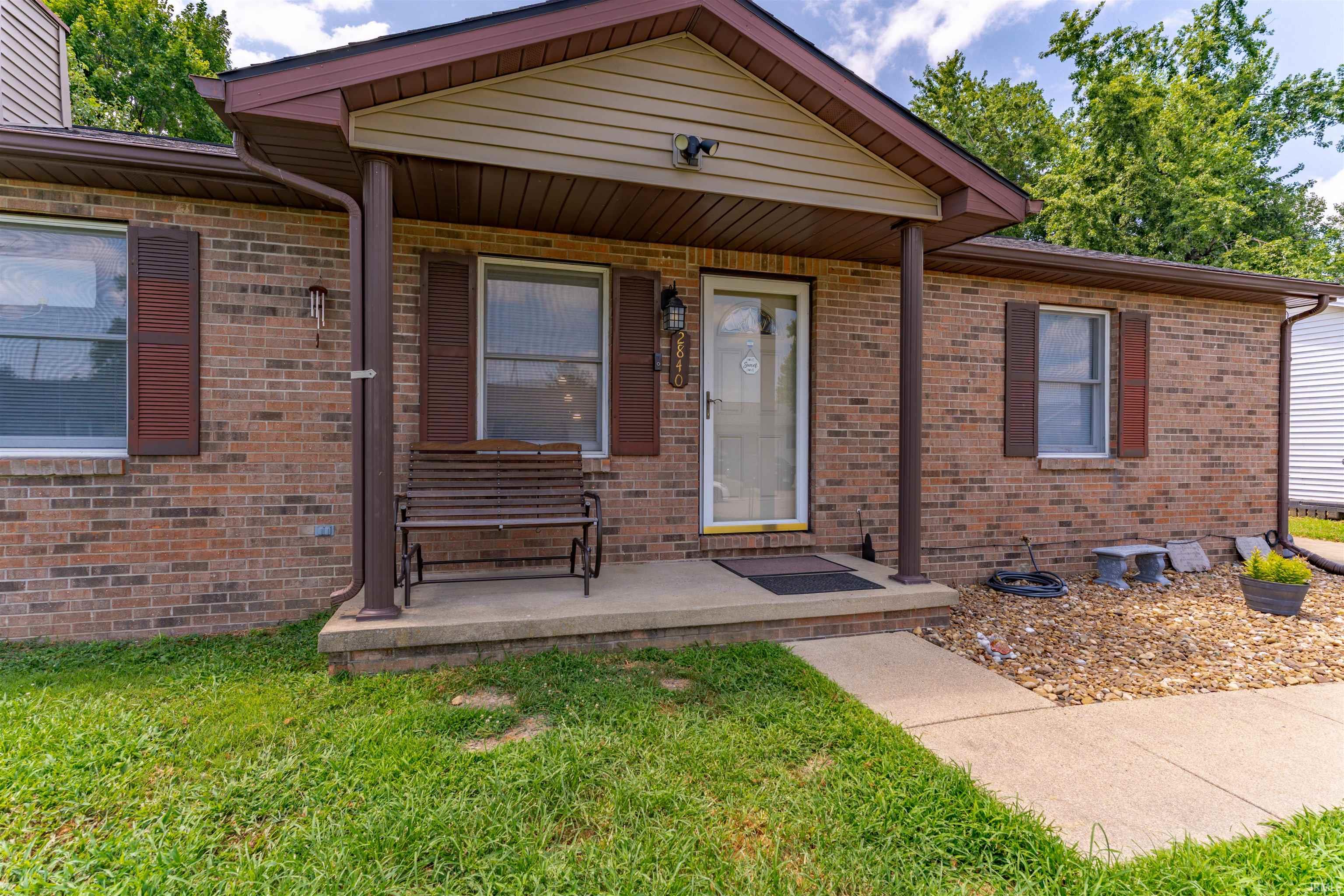 Evansville Real Estate: 2840 Squire Lane IN 47715 $199,900