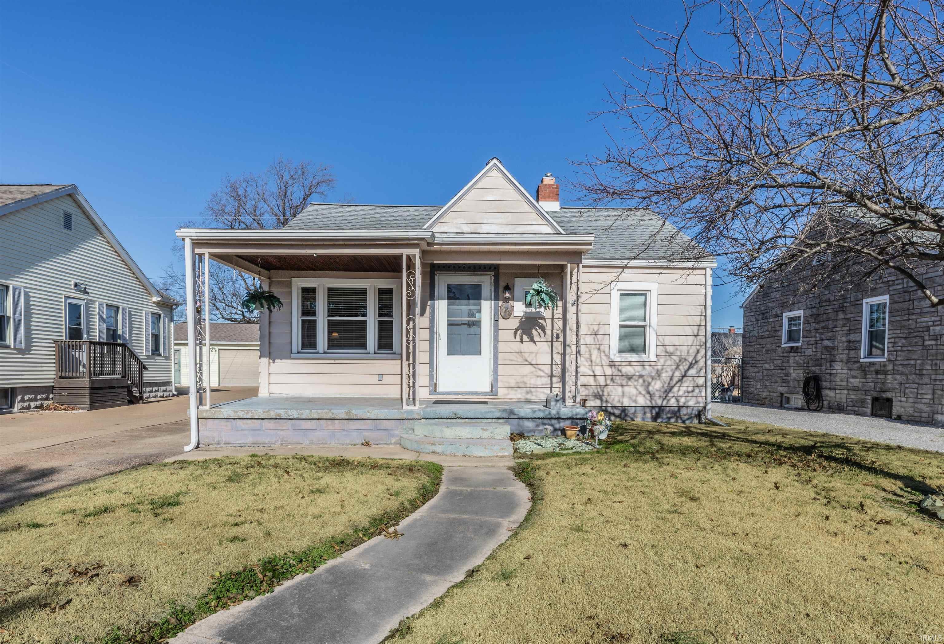 Evansville Real Estate: 528 E Parkland Avenue IN 47711 $131,900
