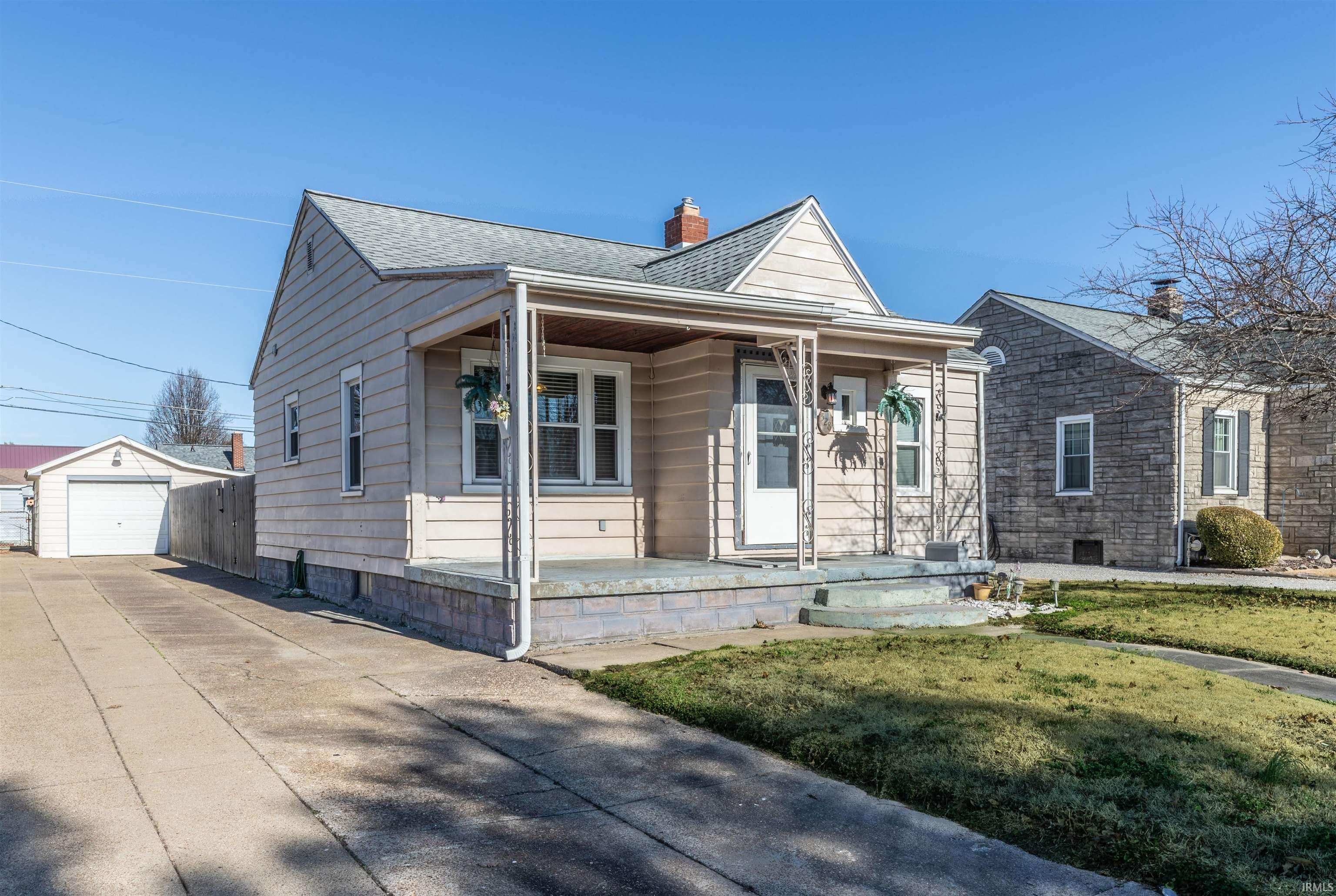 Evansville Real Estate: 528 E Parkland Avenue IN 47711 $131,900