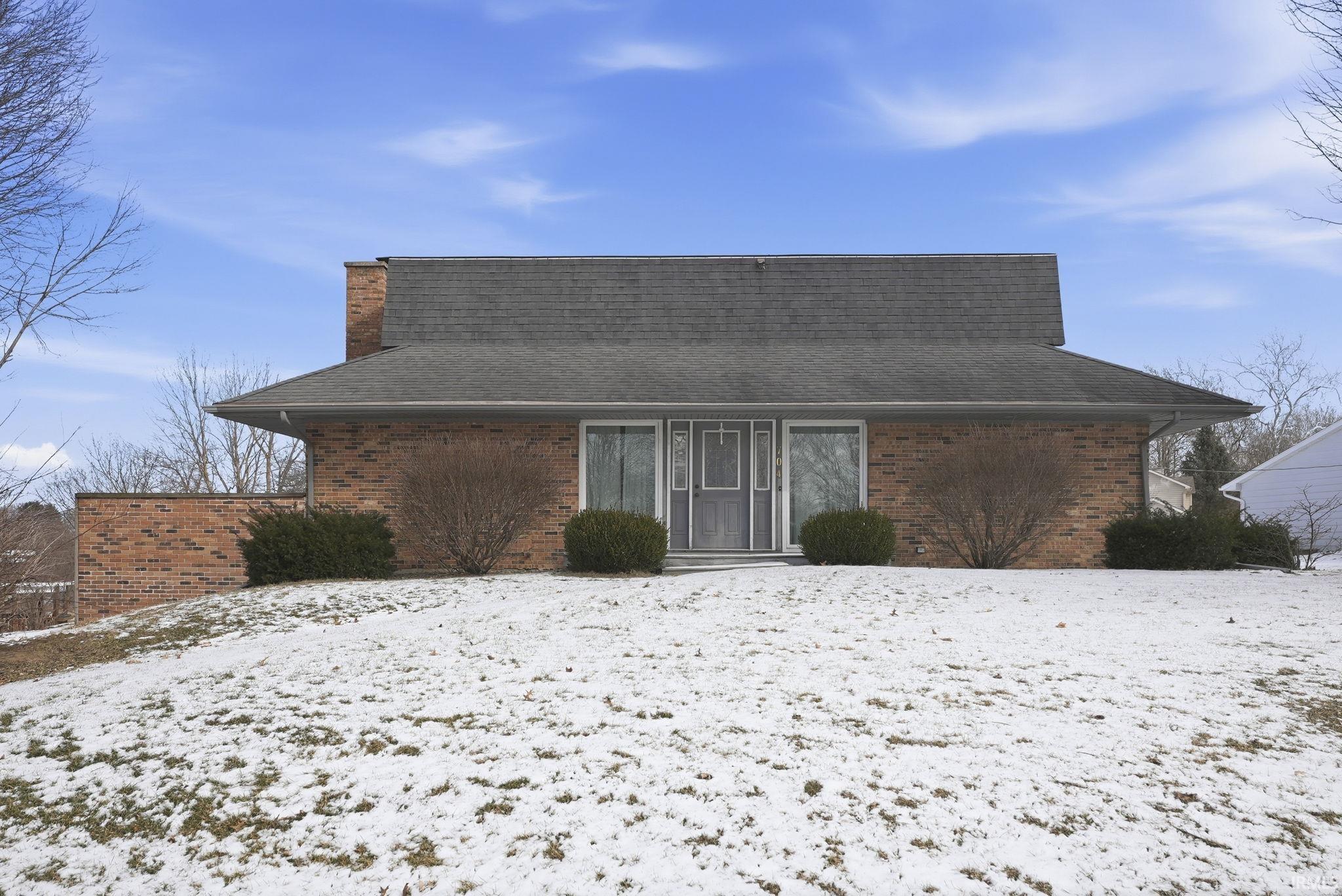 For Sale - 704 N Hillcrest Drive, South Whitley, IN 46787 | MLS# 202602568